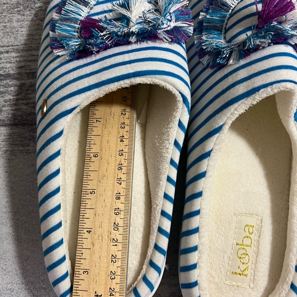 Kooba | Shoes | Kooba Womens Faux Fur Memory Foam Fringe Slippers ...